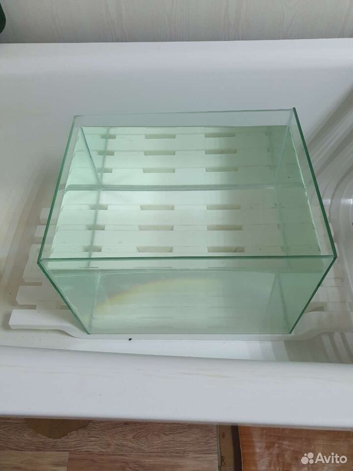 Аквариум 36л,рыбки,криветки