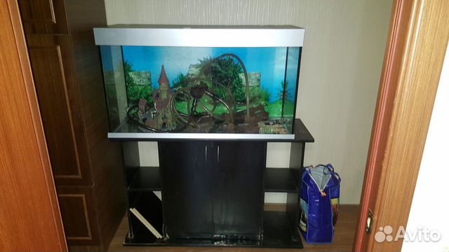 Аквариум (250л) с тумбой, фоном и замками